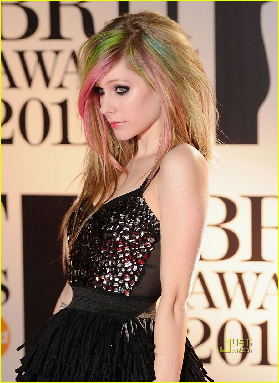 Avril Lavigne: BRIT Awards 2011 Red Carpet: Photo 2520018 | Avril ...