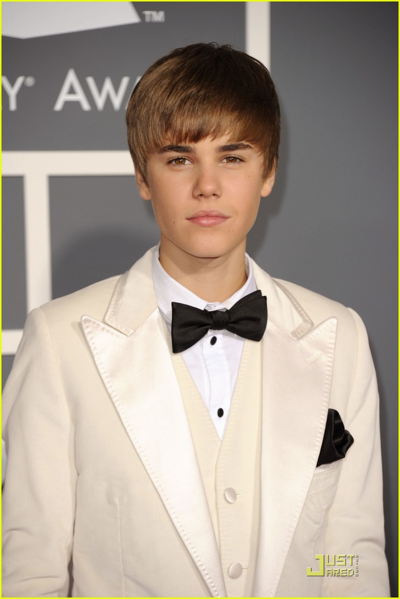 Justin Bieber - Grammys 2011 Red Carpet: Photo 2519332 | 2011 Grammy ...
