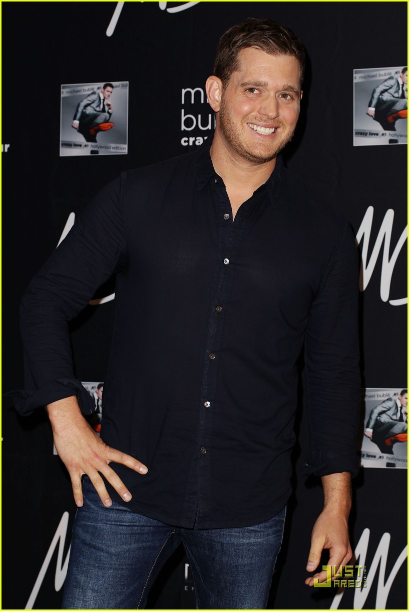 Michael Buble Brings Crazy Love Down Under: Photo 2518343 | Michael ...
