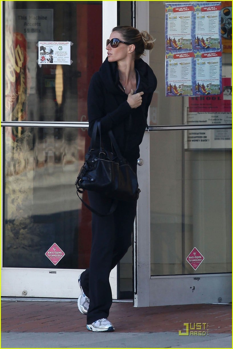 Gisele Bundchen: Monday Morning Gym Run!: Photo 2521707 | Gisele ...