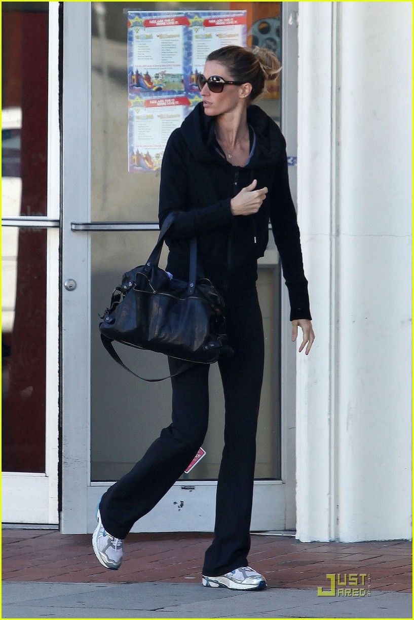 Gisele Bundchen: Monday Morning Gym Run!: Photo 2521711 | Gisele ...