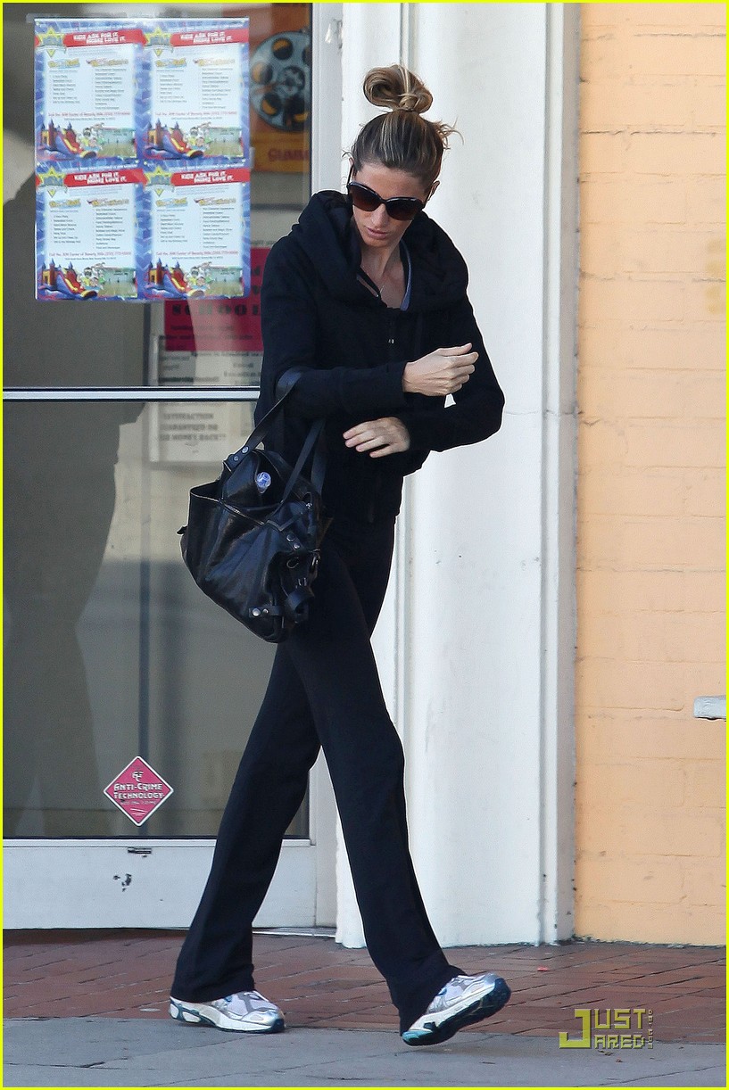 Gisele Bundchen: Monday Morning Gym Run!: Photo 2521712 | Gisele ...