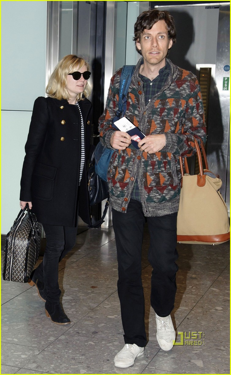 Kirsten Dunst & Jason Boesel: Leaving London: Photo 2522354 | Jason ...