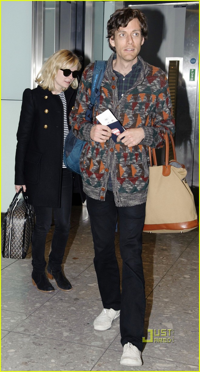 Kirsten Dunst & Jason Boesel: Leaving London: Photo 2522359 | Jason ...