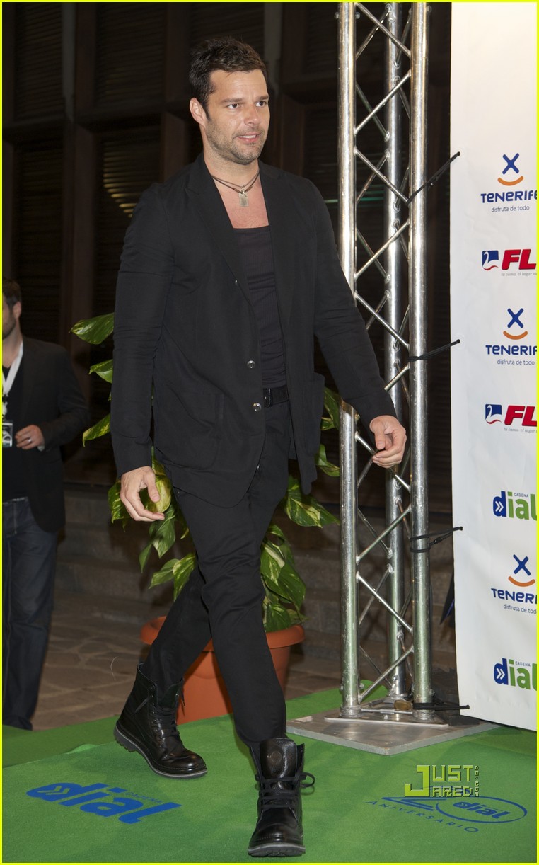 Ricky Martin: Cadena Dial Awards!: Photo 2522214 | Ricky Martin Photos ...