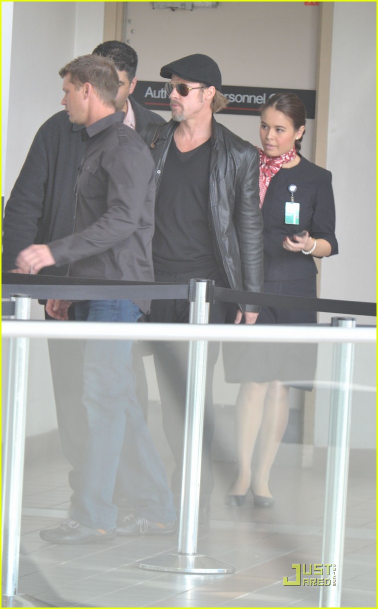 Brad Pitt: LAX Security Stud: Photo 2522382 | Brad Pitt Photos | Just ...