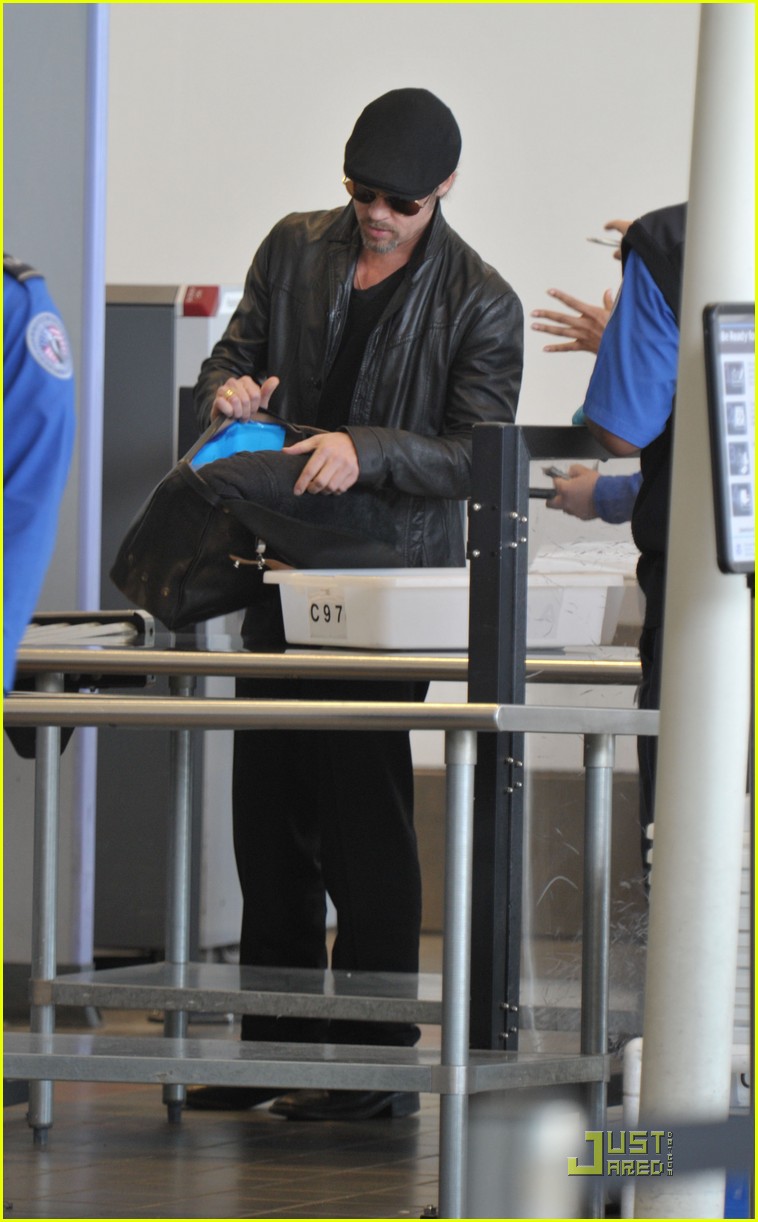 Brad Pitt: LAX Security Stud: Photo 2522386 | Brad Pitt Photos | Just ...