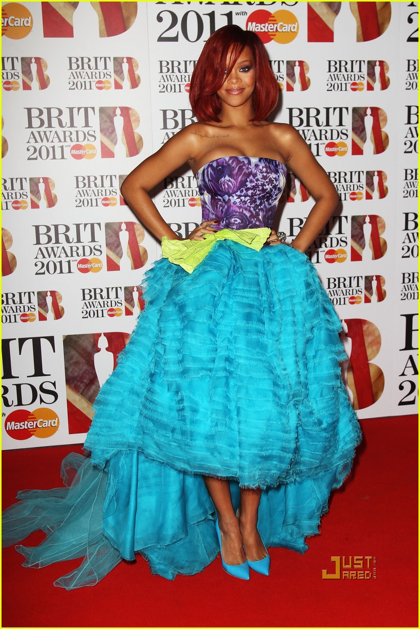 Rihanna - BRIT Awards 2011 Red Carpet: Photo 2520003 | Rihanna Photos ...