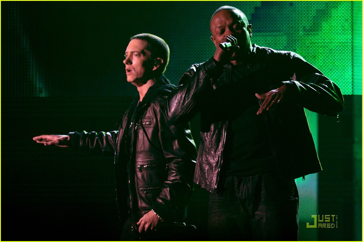 Rihanna: Grammy Performance with Eminem & Dr. Dre!: Photo 2519485 ...