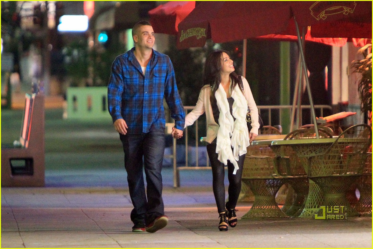 Mark Salling: Holding Hands with a Mystery Woman!: Photo 2516103 | Mark ...