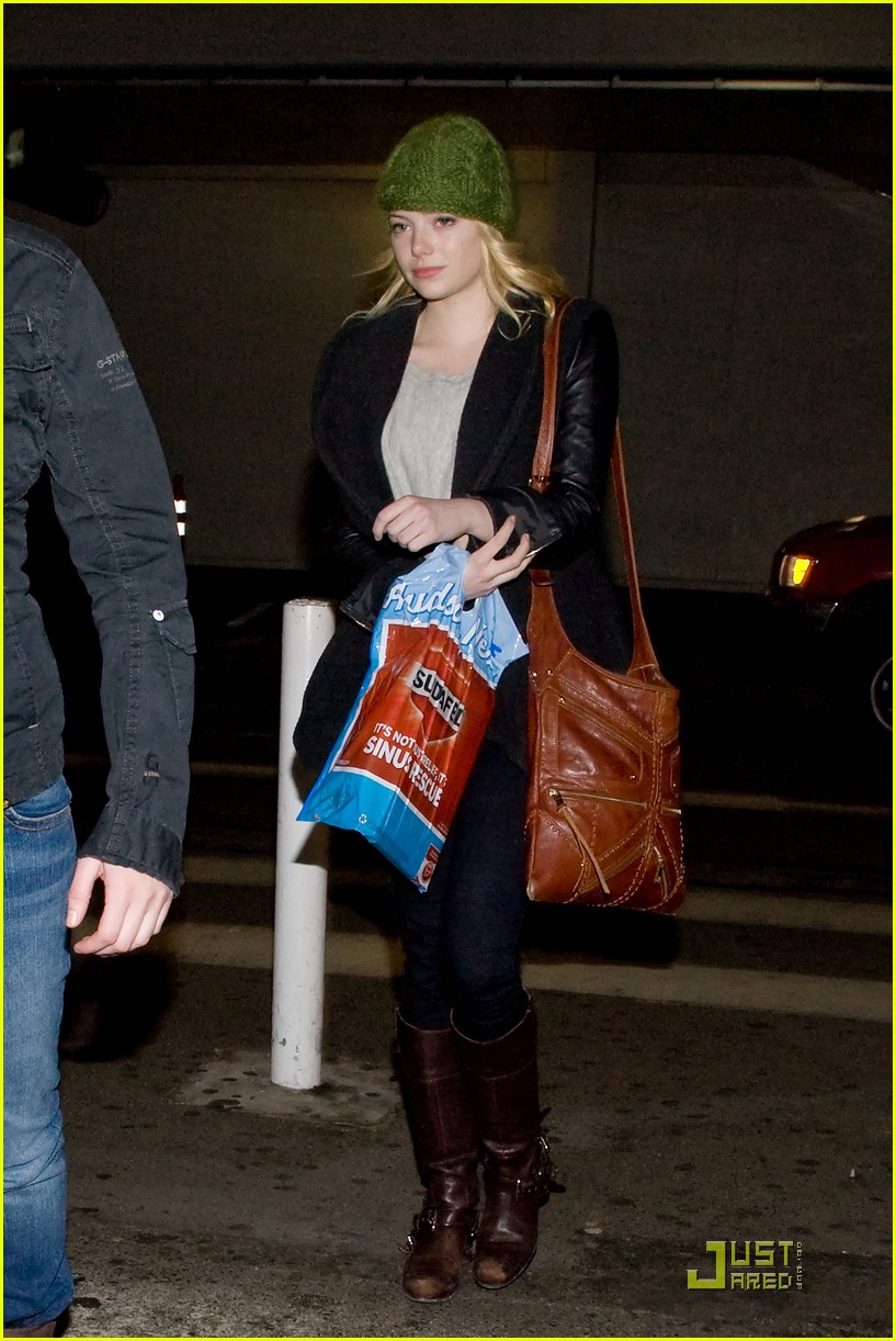 Emma Stone Goes With A Green Hat: Photo 2517784 | Emma Stone Photos ...