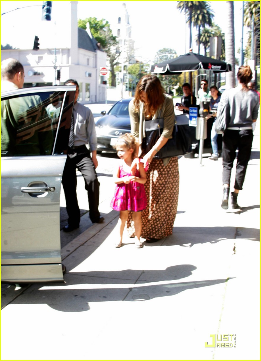 Jessica Alba: Errand Run with Honor!: Photo 2526753 | Cash Warren ...