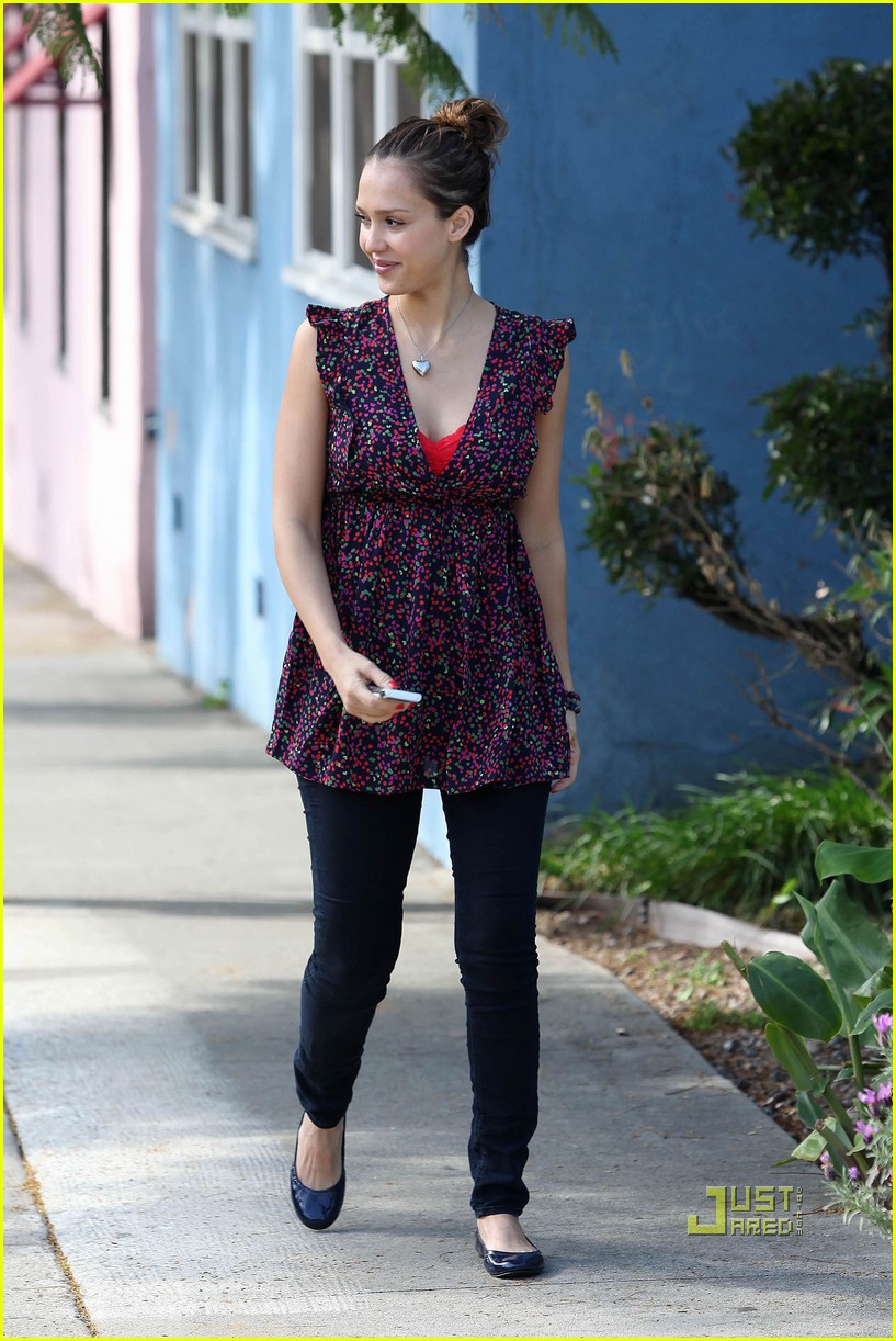 Jessica Alba & Cash Warren Check Out Preschools: Photo 2528128 | Cash ...