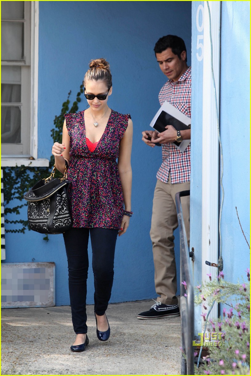 Jessica Alba & Cash Warren Check Out Preschools: Photo 2528130 | Cash ...