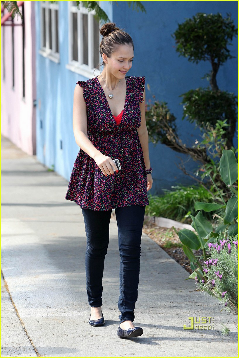 Jessica Alba & Cash Warren Check Out Preschools: Photo 2528131 | Cash ...