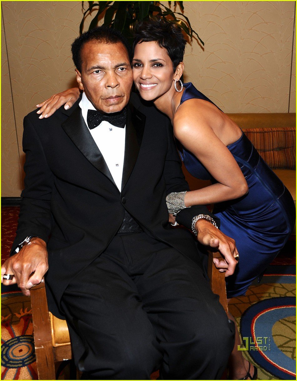 Halle Berry: Muhammad Ali's Celebrity Fight Night!: Photo 2529123 ...