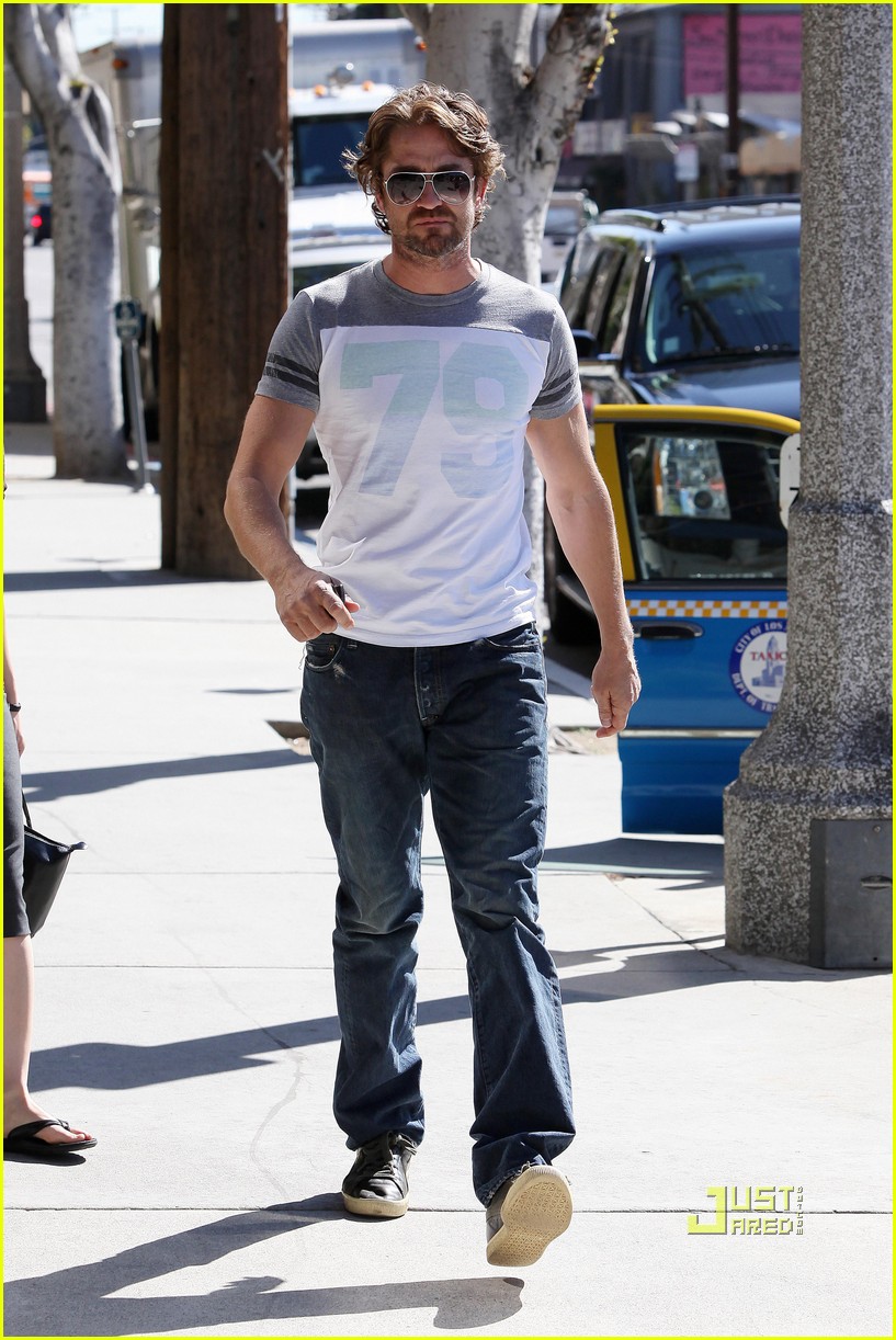 Gerard Butler: The Doctor Will See You Now!: Photo 2526448 | Gerard ...