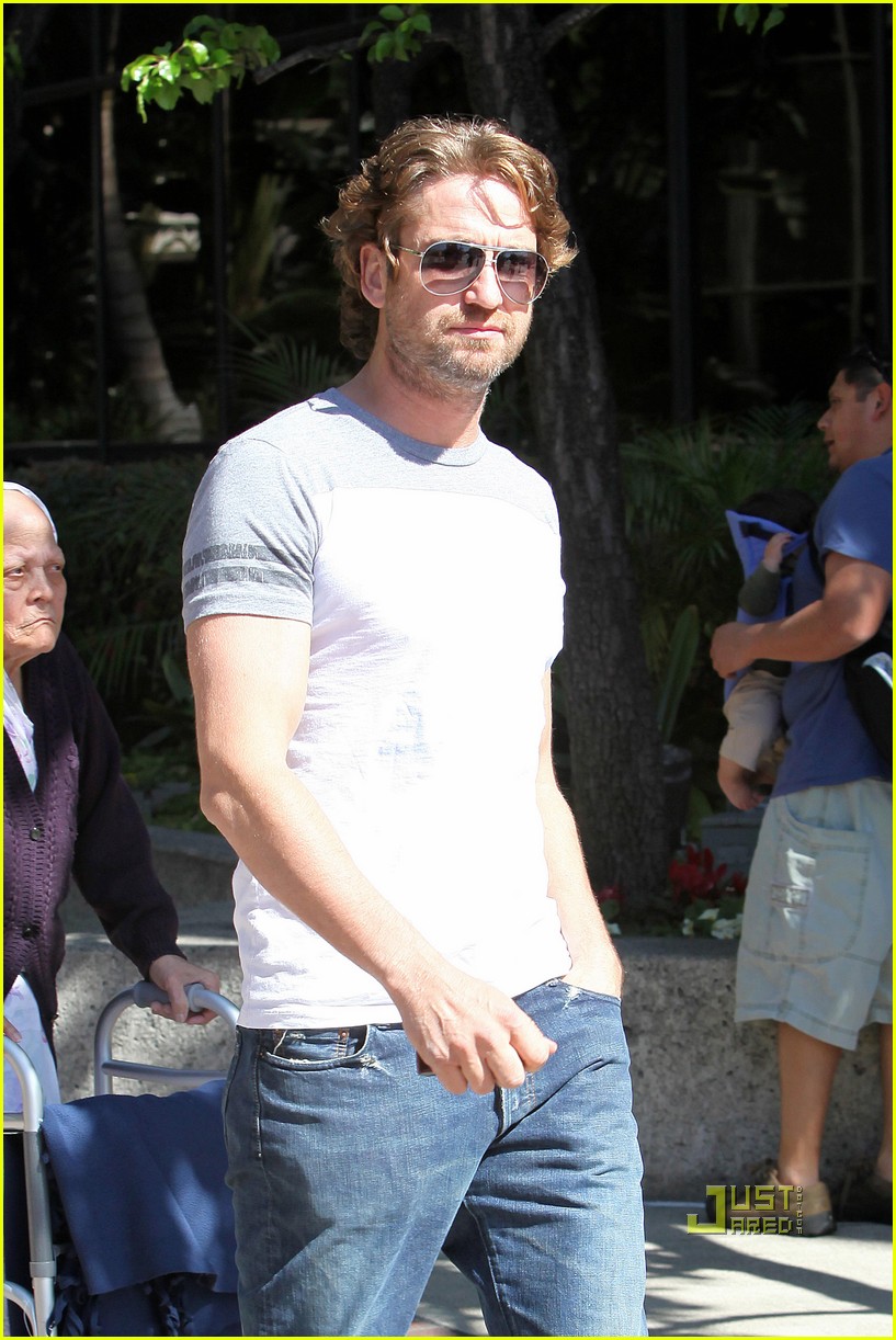 Gerard Butler: The Doctor Will See You Now!: Photo 2526451 | Gerard ...
