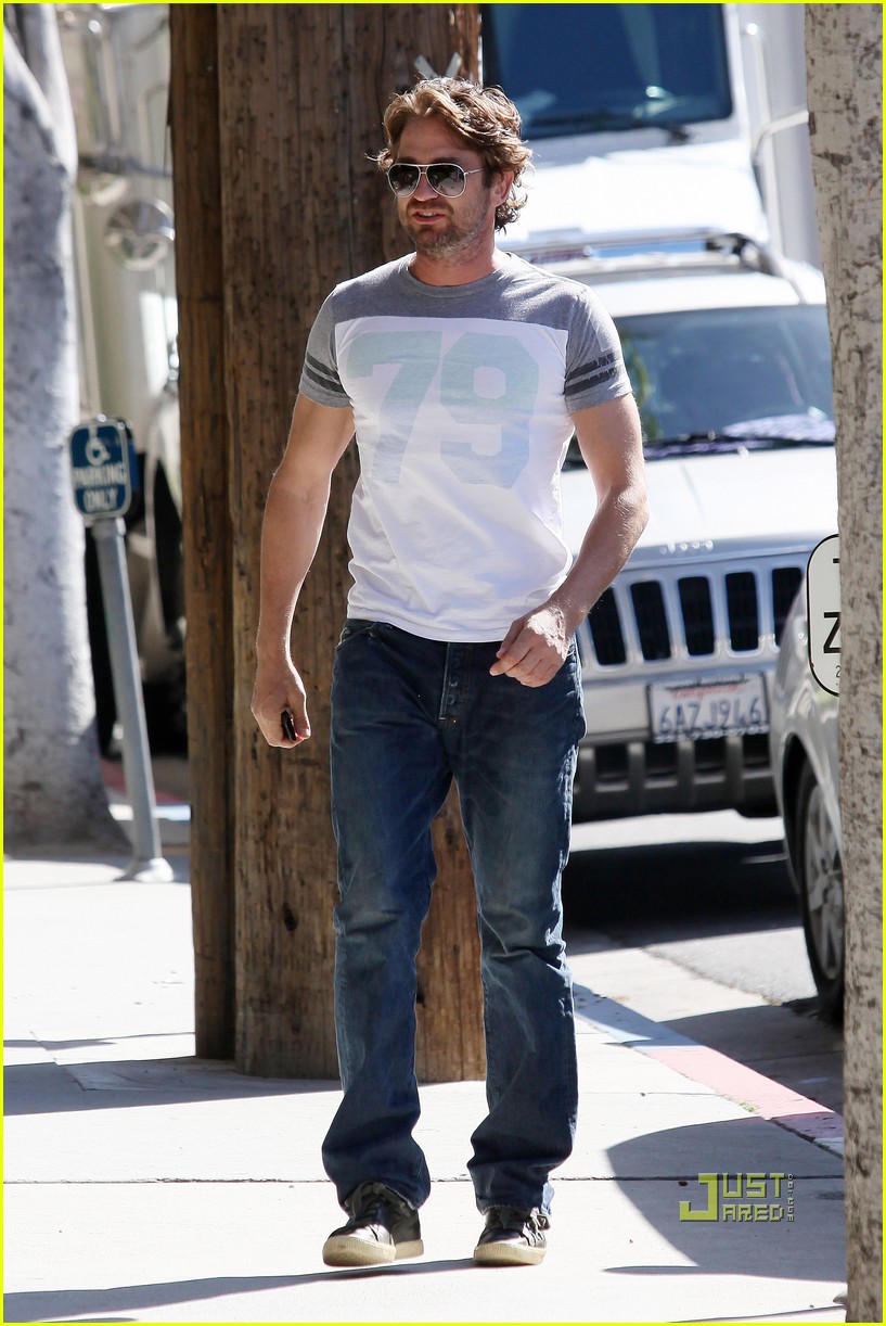 Gerard Butler: The Doctor Will See You Now!: Photo 2526454 | Gerard ...