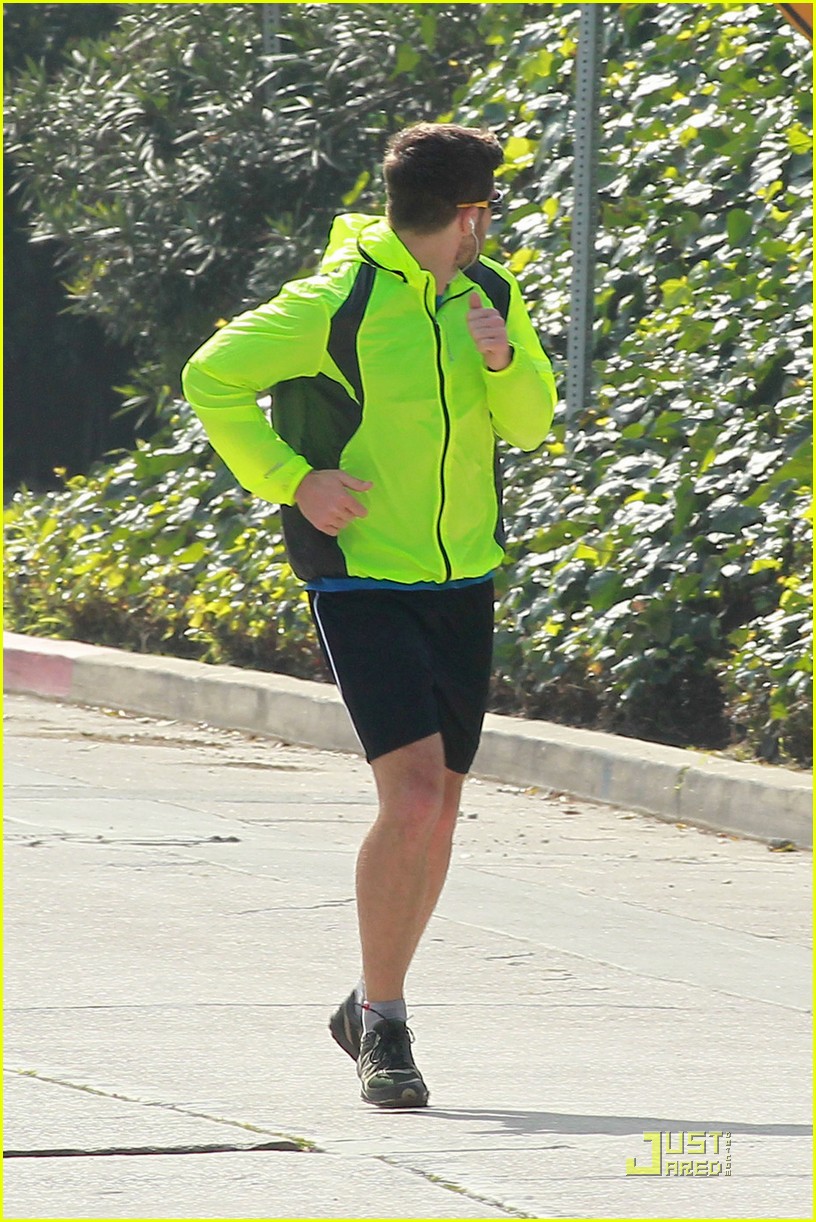 Jake Gyllenhaal: 'End of Watch' Starring Role!: Photo 2525048 | Jake ...