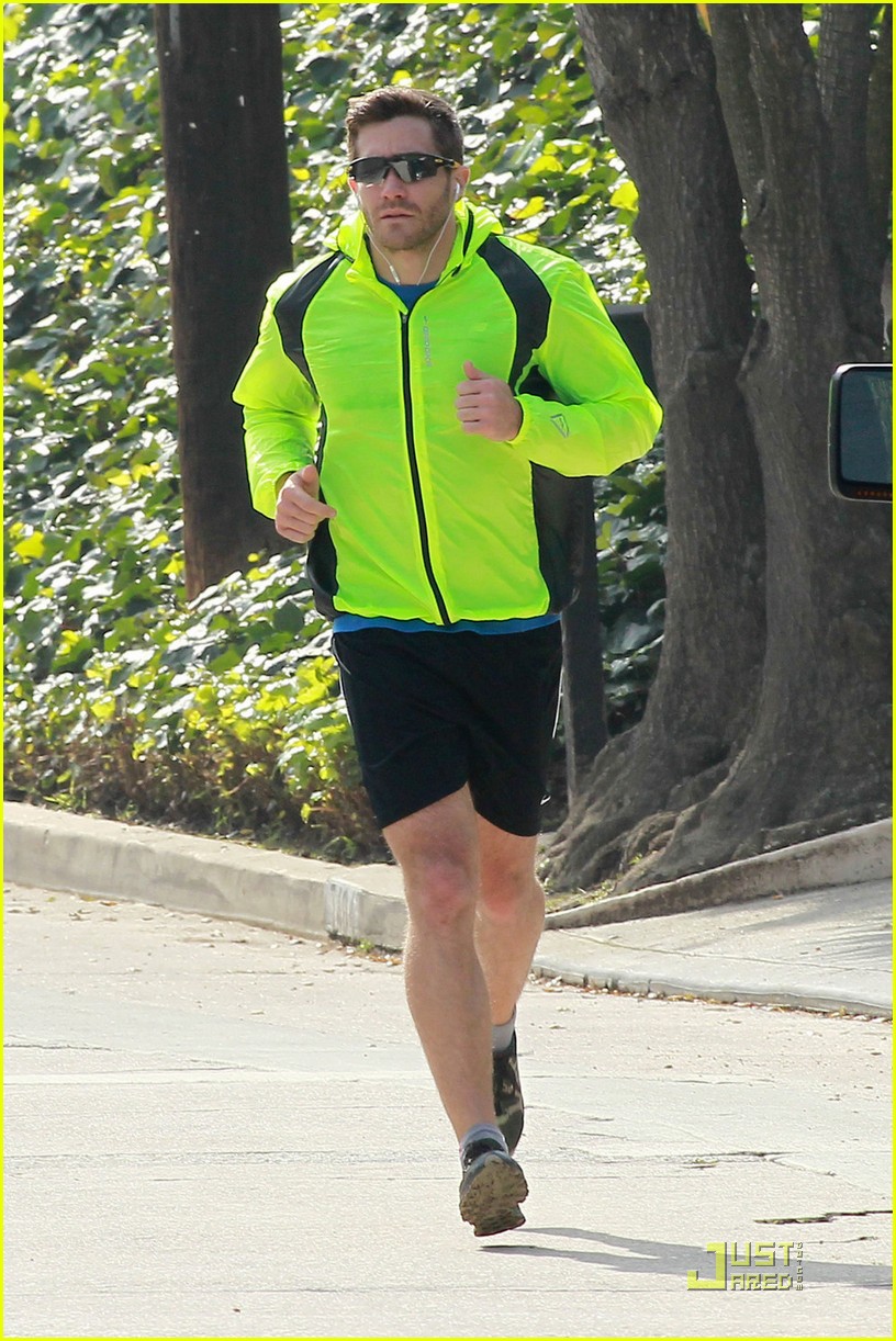 Jake Gyllenhaal: 'End of Watch' Starring Role!: Photo 2525051 | Jake ...