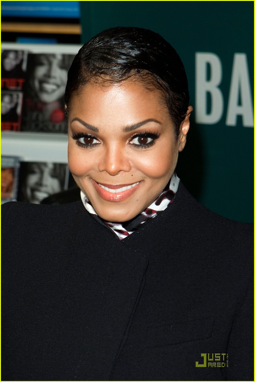 Janet Jackson: 'True You' Barnes & Noble Book Signing!: Photo 2528894 ...
