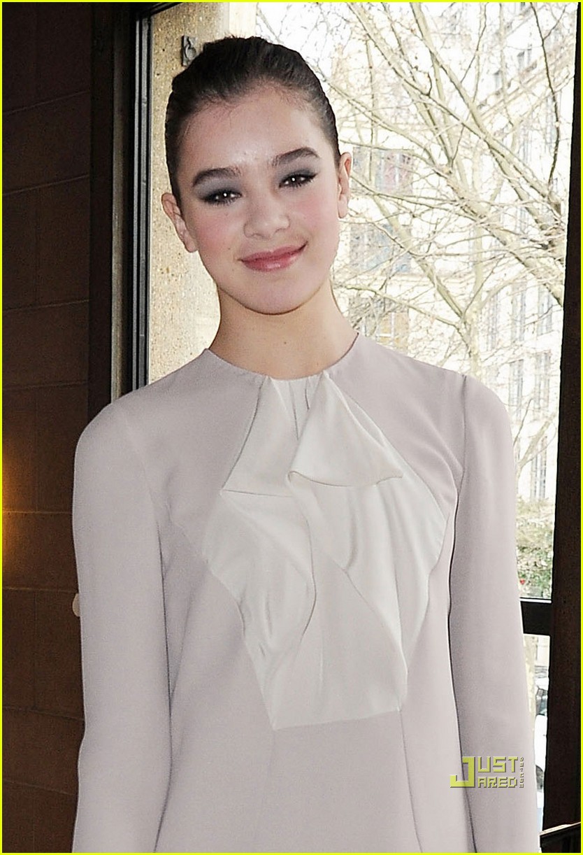 Mila Kunis: Miu Miu Show with Jennifer Lawrence!: Photo 2526440 ...