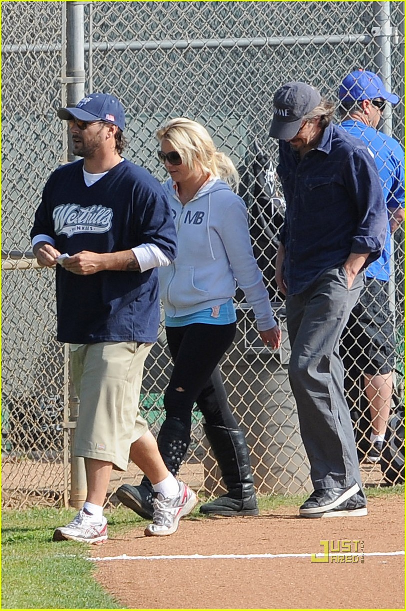 Britney Spears: Little League Game with Jason Trawick!: Photo 2527290 ...