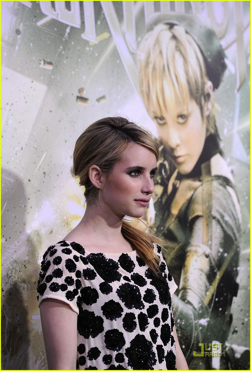 Emma Roberts & Juno Temple: 'Sucker Punch' Pair: Photo 2530542 | Emily ...