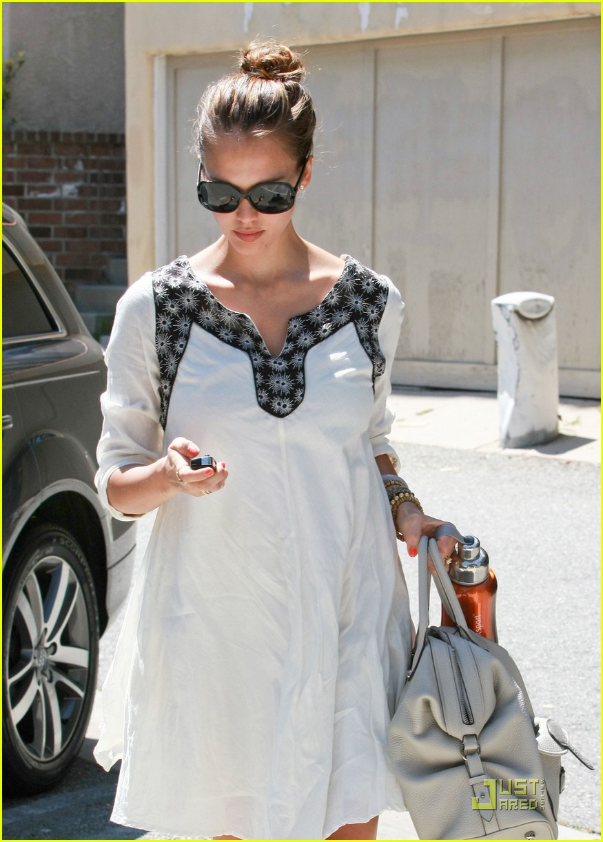 Jessica Alba: Busy Birthday Woman: Photo 2539017 | Jessica Alba ...