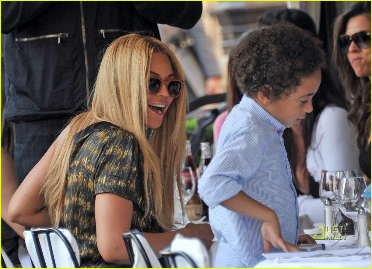 Beyonce: Lunch with Nephew Daniel!: Photo 2536879 | Beyonce, Jay Z ...