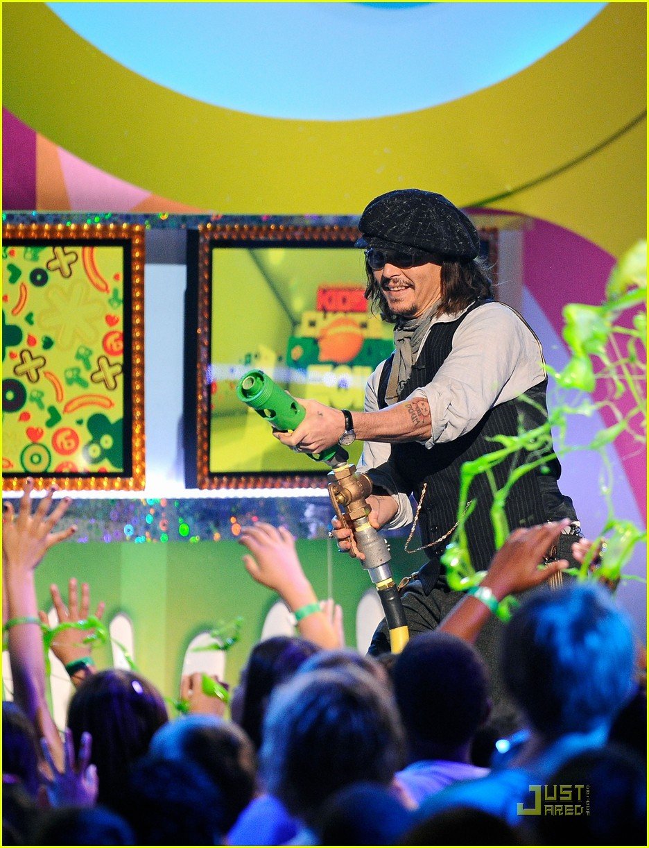Johnny Depp: Slime Hose at KCA 2011!: Photo 2532419 | 2011 Kids' Choice ...