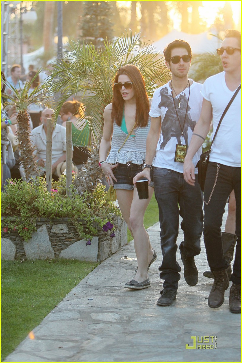 Ashley Greene: Coachella with Douglas Chabbott!: Photo 2535945 | 2011 ...