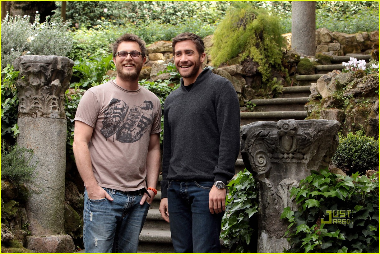 Jake Gyllenhaal: 'Source Code' in Rome!: Photo 2533437 | Jake Gyllenhaal Photos | Just Jared ...