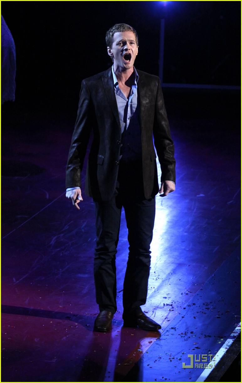 Neil Patrick Harris & Christina Hendricks: 'Company' Closing: Photo ...