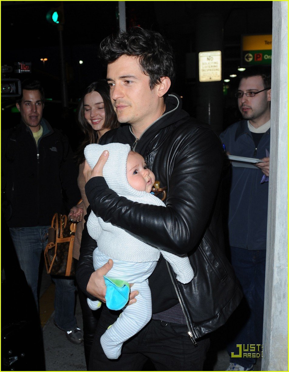 Miranda Kerr & Orlando Bloom: Flying Fun With Flynn: Photo 2536470 ...