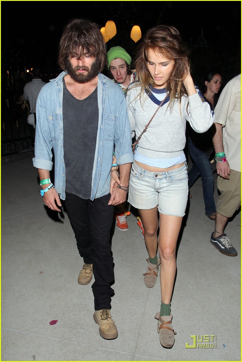 Isabel Lucas: Coachella with Angus Stone!: Photo 2535875 | 2011 ...