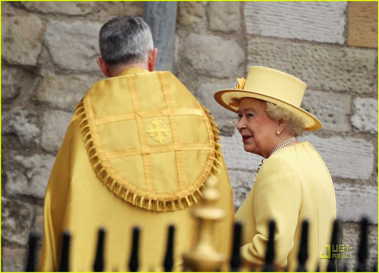 Queen Elizabeth Arrives at Royal Wedding: Photo 2539185 | Queen ...