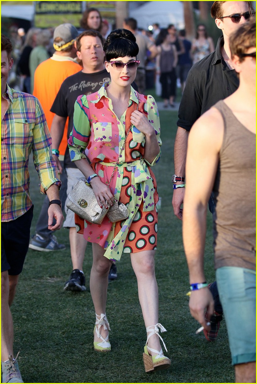 Dita Von Teese Coachella Cutie Photo 2535804 00 Photos Just Jared Entertainment News