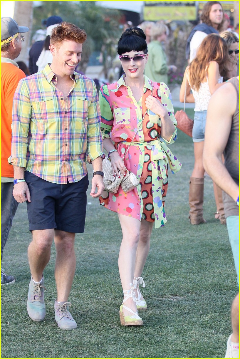 Dita Von Teese Coachella Cutie Photo 2535805 00 Photos Just Jared Celebrity News And