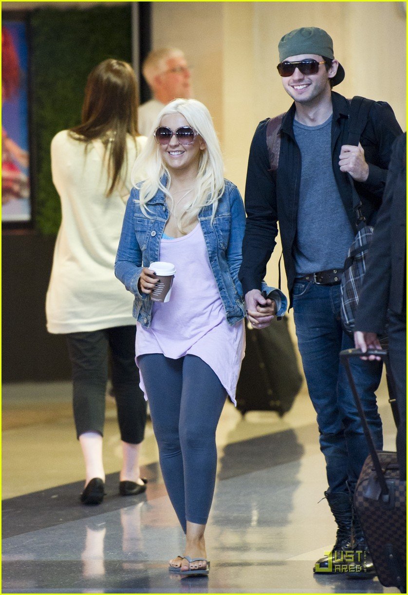 Christina Aguilera & Matt Rutler: Joyful LAX Departure!: Photo 2539601 ...
