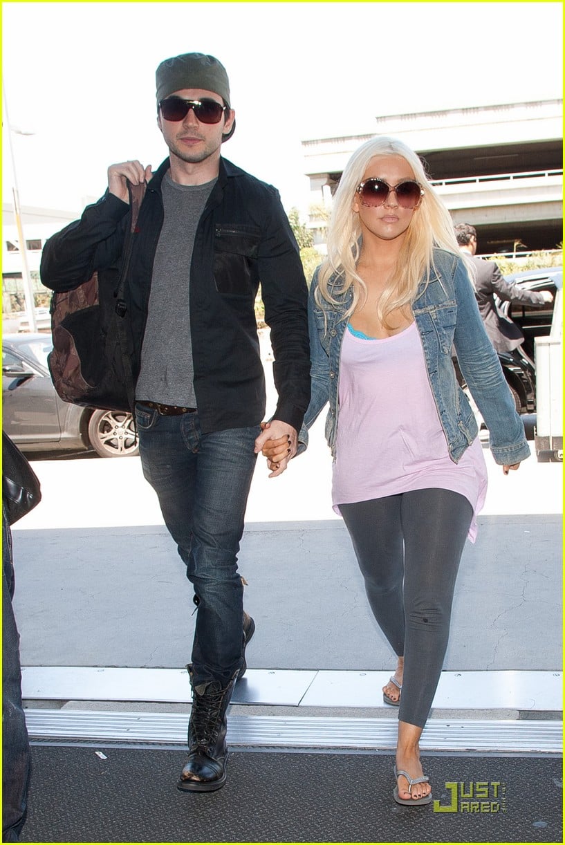 Christina Aguilera & Matt Rutler: Joyful LAX Departure!: Photo 2539605 ...