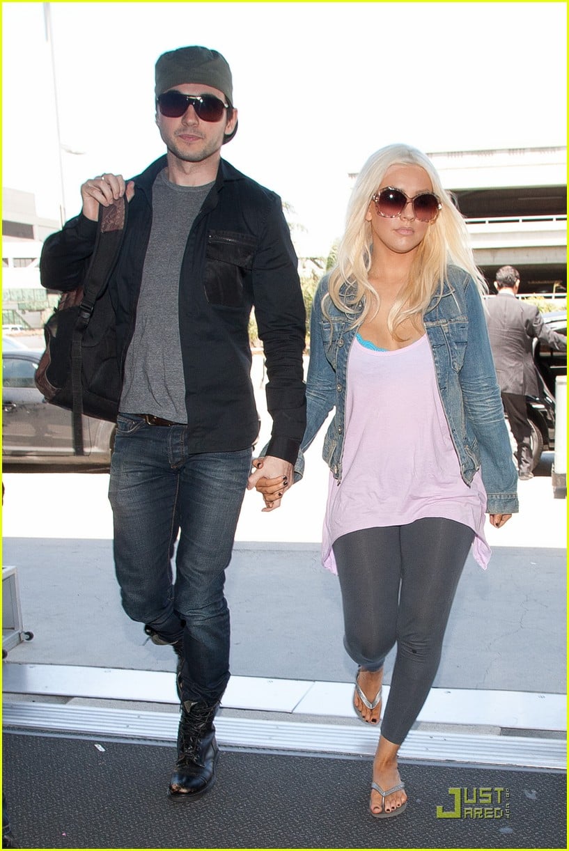 Christina Aguilera & Matt Rutler: Joyful LAX Departure!: Photo 2539606 ...