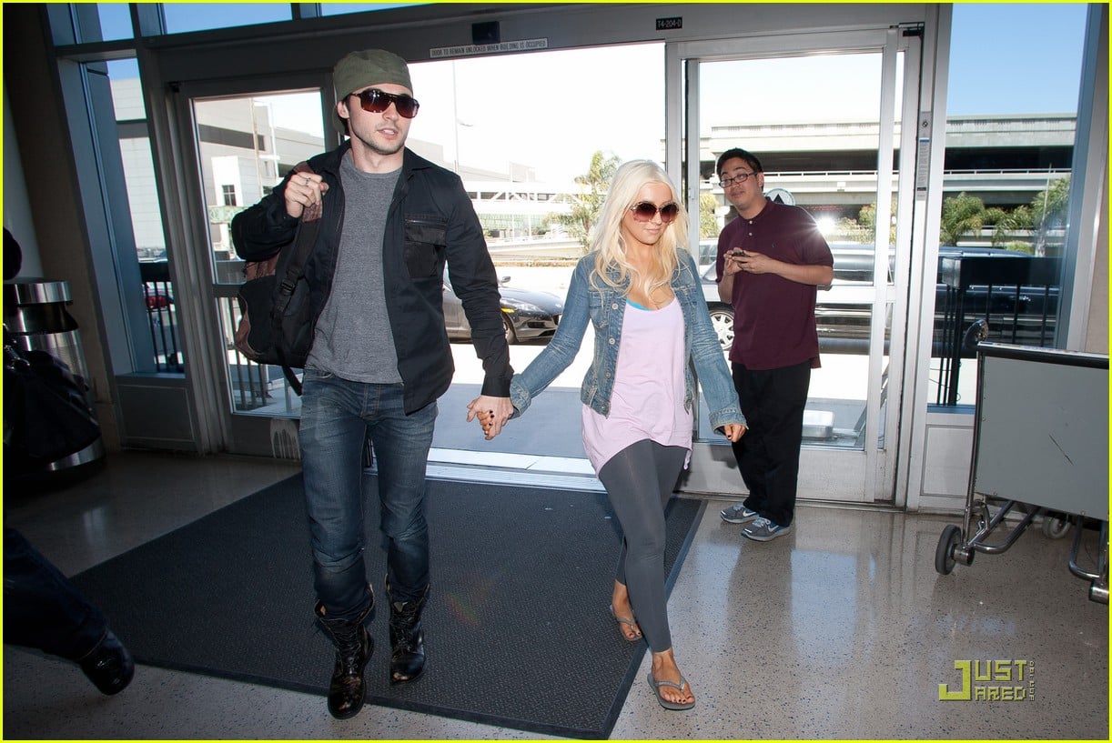 Christina Aguilera & Matt Rutler: Joyful LAX Departure!: Photo 2539607 ...
