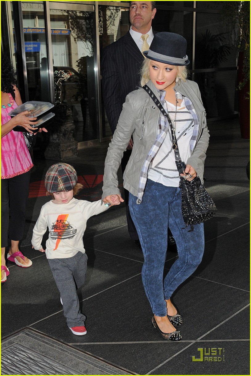 Christina Aguilera & Max: Packed Lunches in NYC!: Photo 2543056 ...