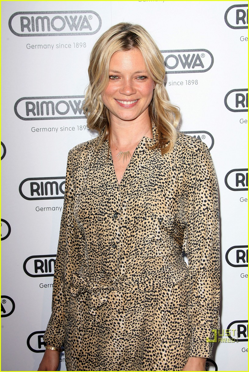 Jessica Alba: Rimowa Rocks!: Photo 2544792 | Amy Smart, Jessica Alba ...