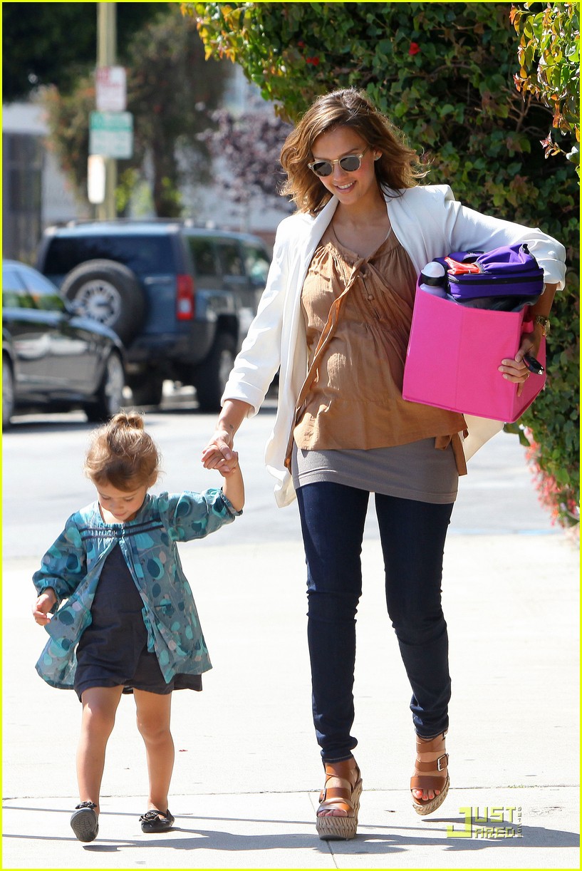 Jessica Alba: Baby Bump in Beverly Hills: Photo 2547893 | Cash Warren ...