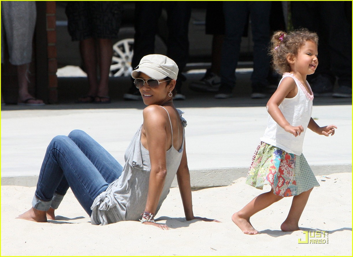 Halle Berry Down The Slide With Nahla Photo 2541599 Celebrity Babies Gabriel Aubry Halle 