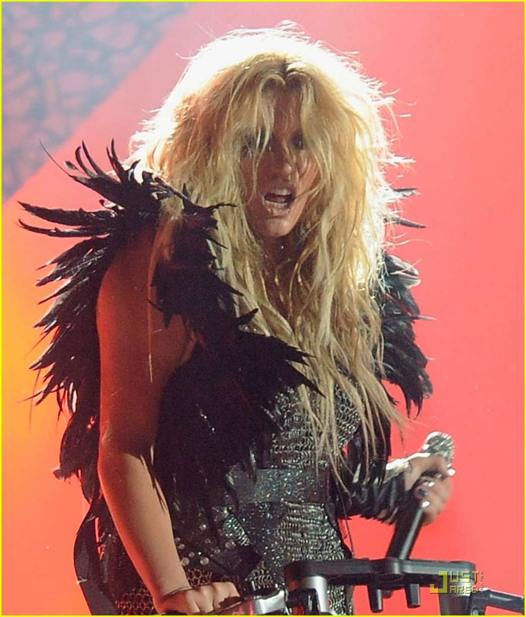 Ke$ha: 'Blow' Performance at the Billboard Awards!: Photo 2546615 ...