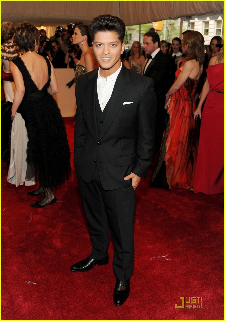 Chace Crawford - MET Ball 2011: Photo 2540453 | 2011 MET Ball, Bruno ...